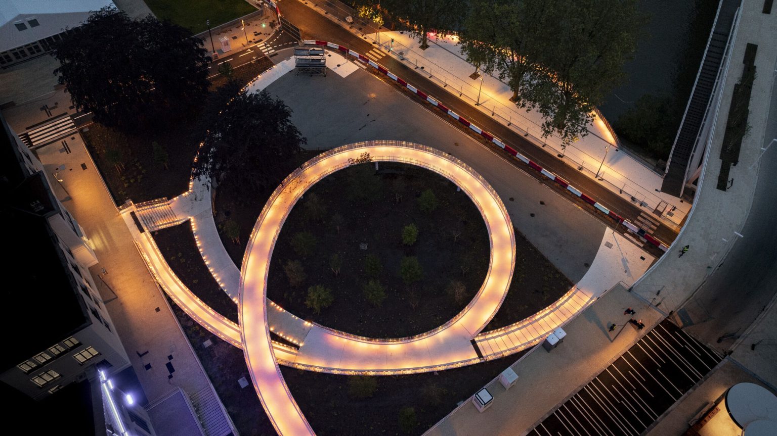 Planet Lighting Australia LED Puck Snap - LED Integrated Handrail ...