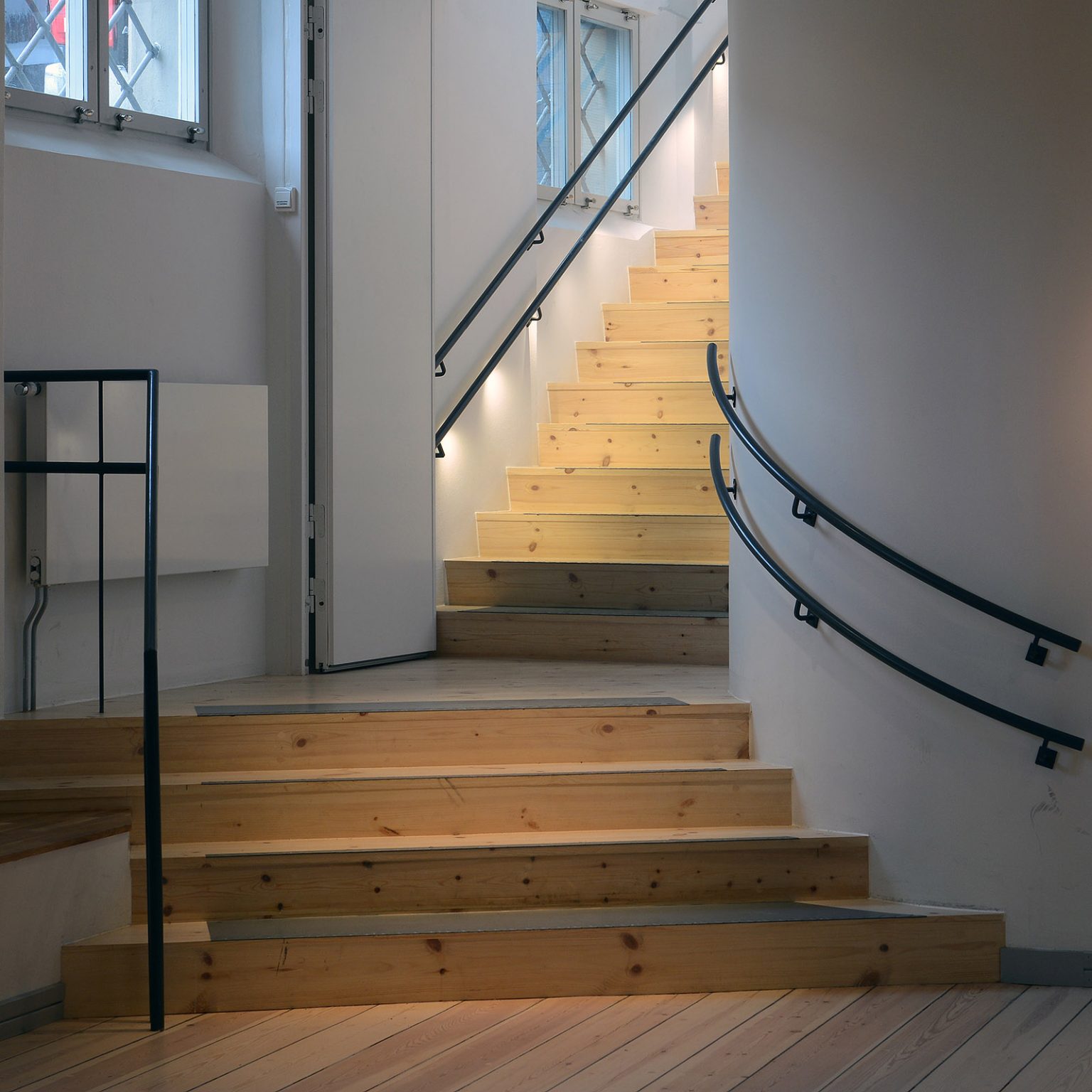 Planet Lighting Australia LED Puck Snap - LED Integrated Handrail ...